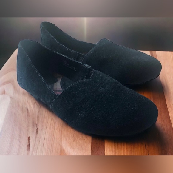Born | Shoes | Born Black Suede Flats 75 M | Poshmark